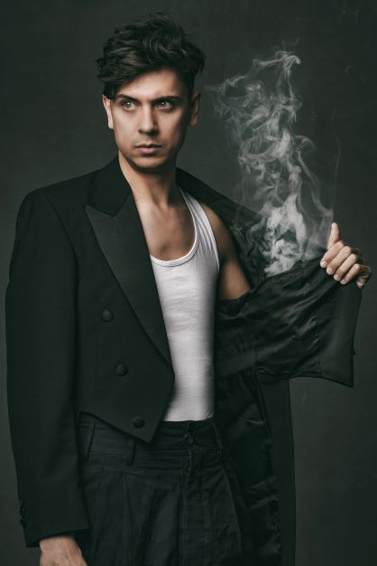 Ben Hart : Wonder - The Old Savoy - Home of The Deco Theatre